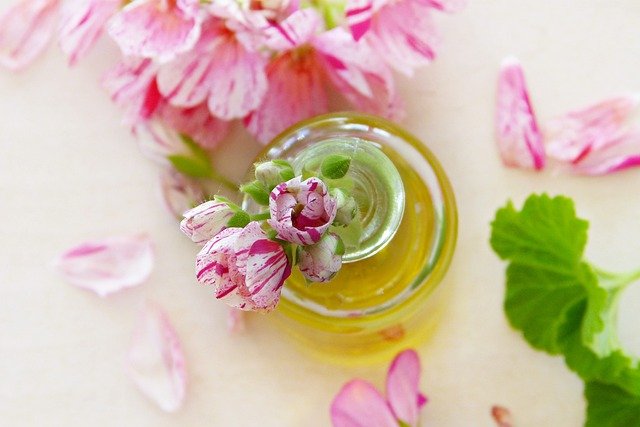 How To Make Your Own Natural Perfume - The Peaceful Haven