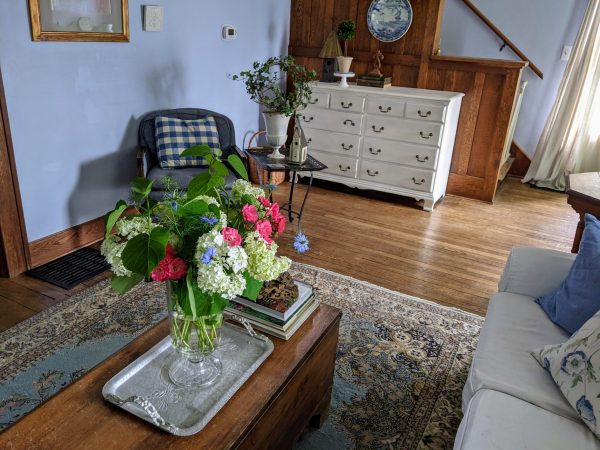 5 Farmhouse Room Essentials - The Peaceful Haven